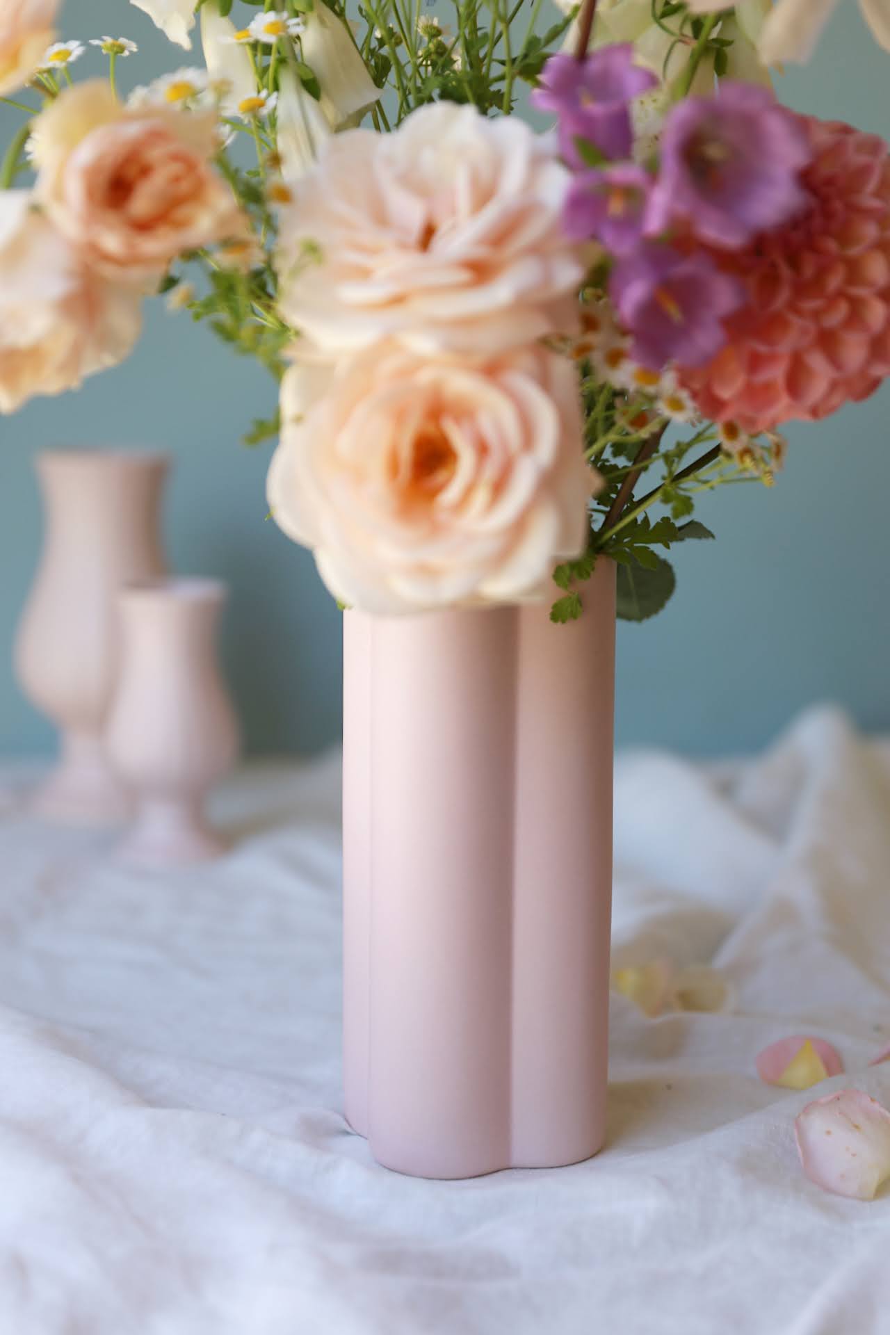Clover Vase | Beige Blush – Oh Flora Store